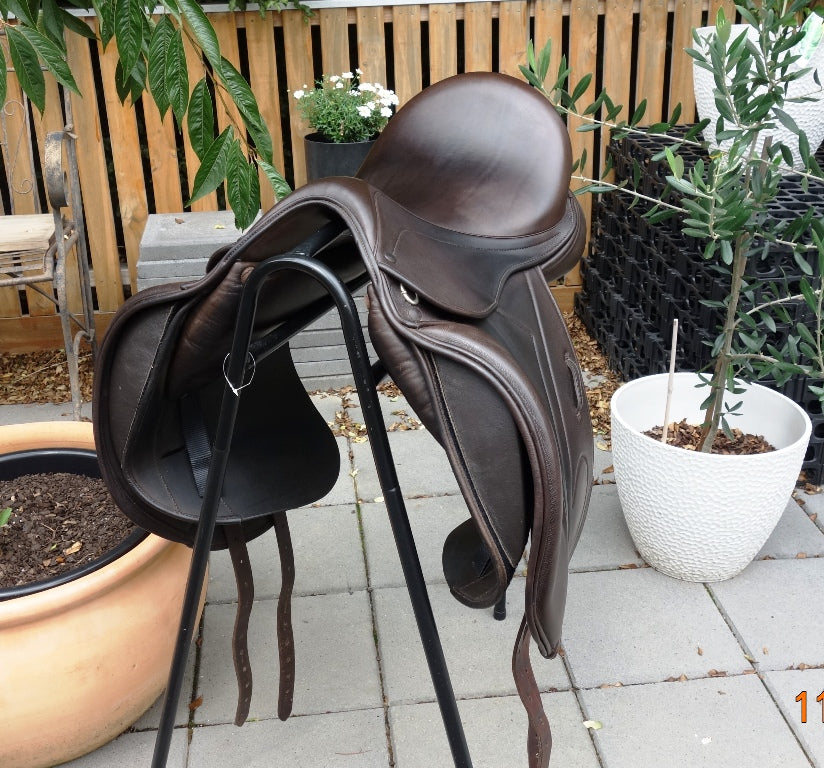 SOLDL.........17.5" HARRY DABBS PLATINUM XF DRESSAGE SADDLE W ...
